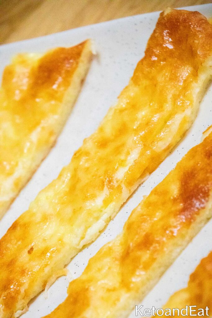 Keto Cheesy Bread Without Almond Flour - Easy Recipe